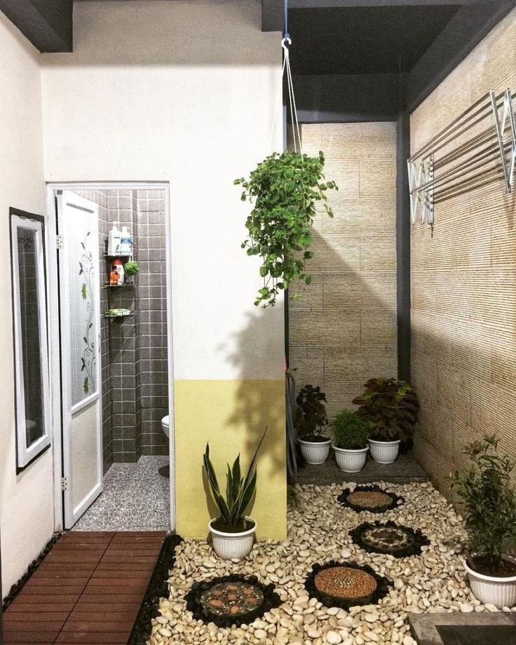 4 Desain Kamar Mandi Luar Rumah: Fungsional, Tahan Cuaca, dan Tetap Estetik